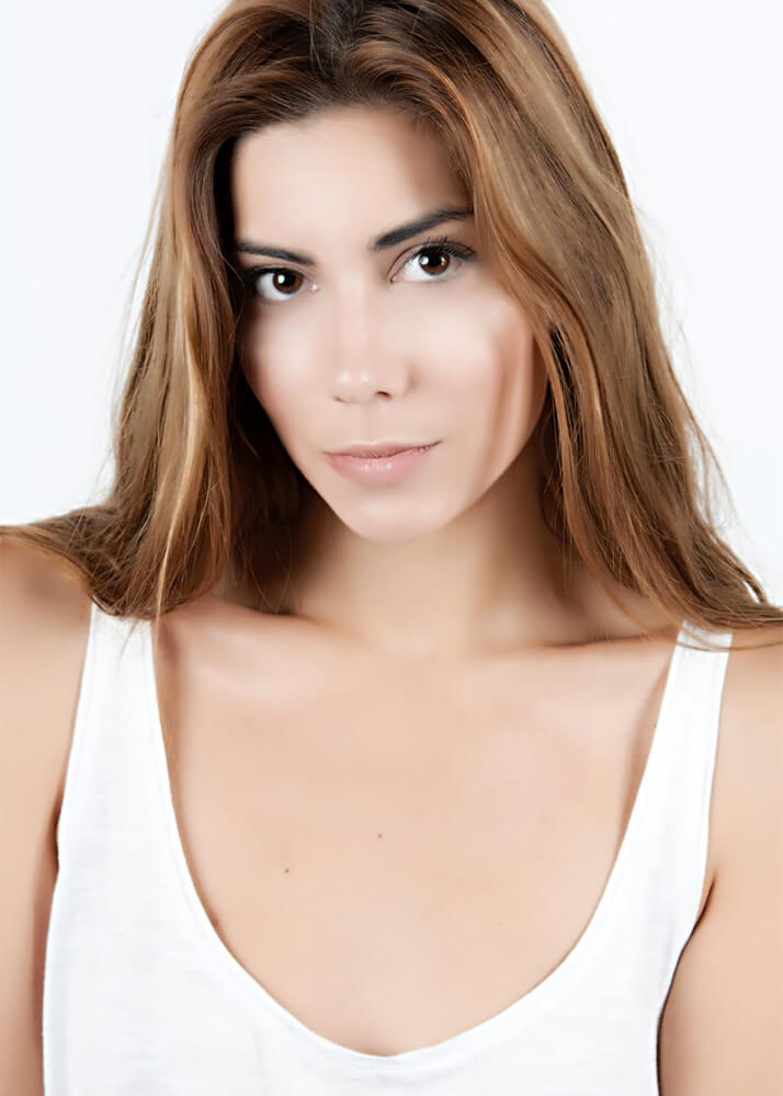 Ester F. otros perfiles - Plugged Models Management